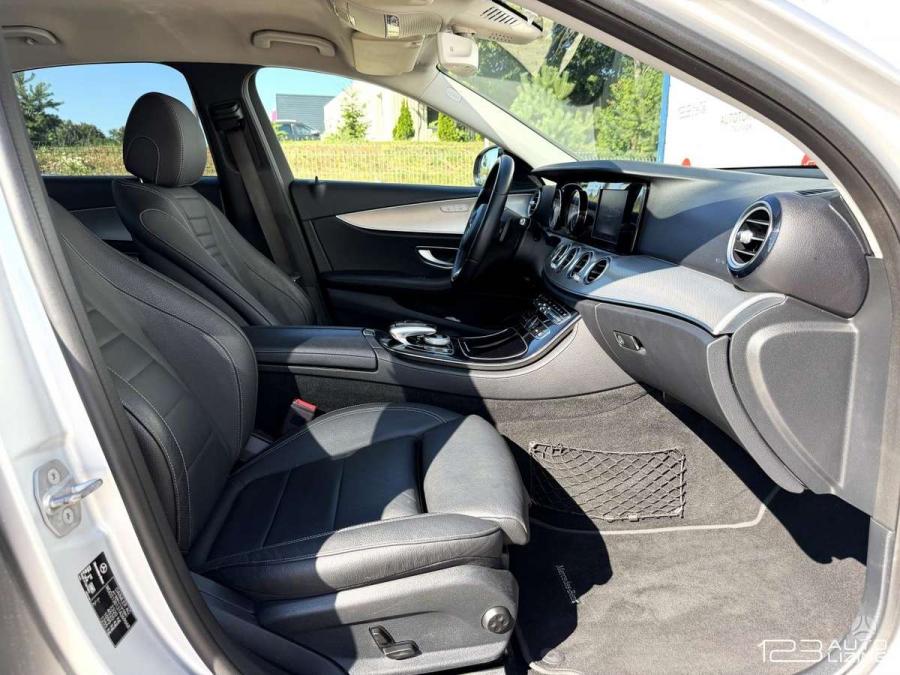 Grey Mercedes-Benz e-200 2017 in Taurage, with an engine capacity of 2.00 L and mileage of 259 thousand km for 14200 €, photo 16 on AUTOMOTO.COM.LV