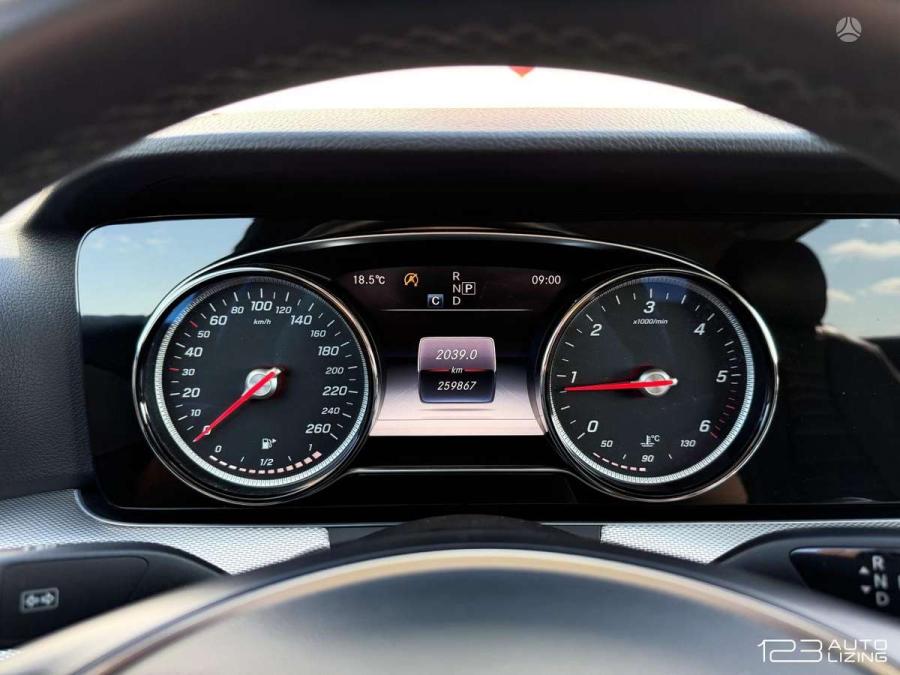 Grey Mercedes-Benz e-200 2017 in Taurage, with an engine capacity of 2.00 L and mileage of 259 thousand km for 14200 €, photo 21 on AUTOMOTO.COM.LV