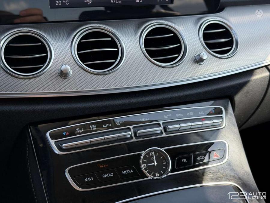 Grey Mercedes-Benz e-200 2017 in Taurage, with an engine capacity of 2.00 L and mileage of 259 thousand km for 14200 €, photo 24 on AUTOMOTO.COM.LV