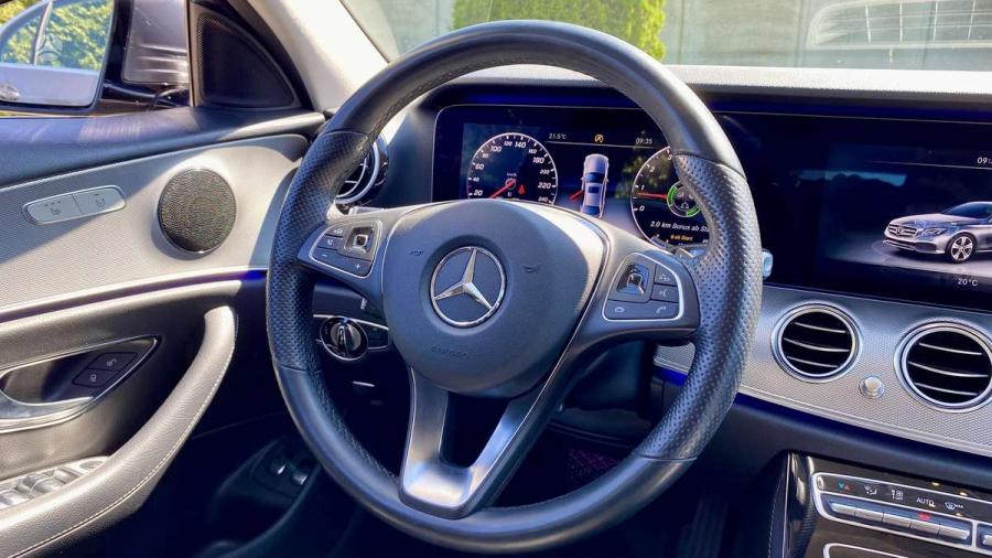Pelēks Mercedes-Benz e-200 2017 Marijampole, ar dzinēja tilpumu 1.99 L un nobraukumu 66 tūkst. km par 21100 €, foto 27 vietnē AUTOMOTO.COM.LV
