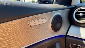 Pelēks Mercedes-Benz e-200 2017 Marijampole, ar dzinēja tilpumu 1.99 L un nobraukumu 66 tūkst. km par 21100 €, foto 31 vietnē AUTOMOTO.COM.LV