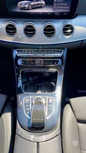 Grey Mercedes-Benz e-200 2017 in Marijampole, with an engine capacity of 1.99 L and mileage of 66 thousand km for 21100 €, photo 22 on AUTOMOTO.COM.LV