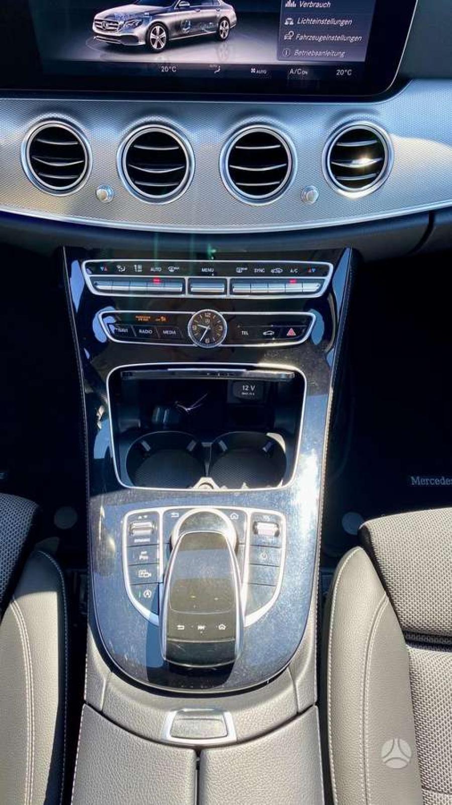 Grey Mercedes-Benz e-200 2017 in Marijampole, with an engine capacity of 1.99 L and mileage of 66 thousand km for 21100 €, photo 22 on AUTOMOTO.COM.LV