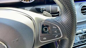 Grey Mercedes-Benz e-200 2017 in Marijampole, with an engine capacity of 1.99 L and mileage of 66 thousand km for 21100 €, photo 27 on AUTOMOTO.COM.LV