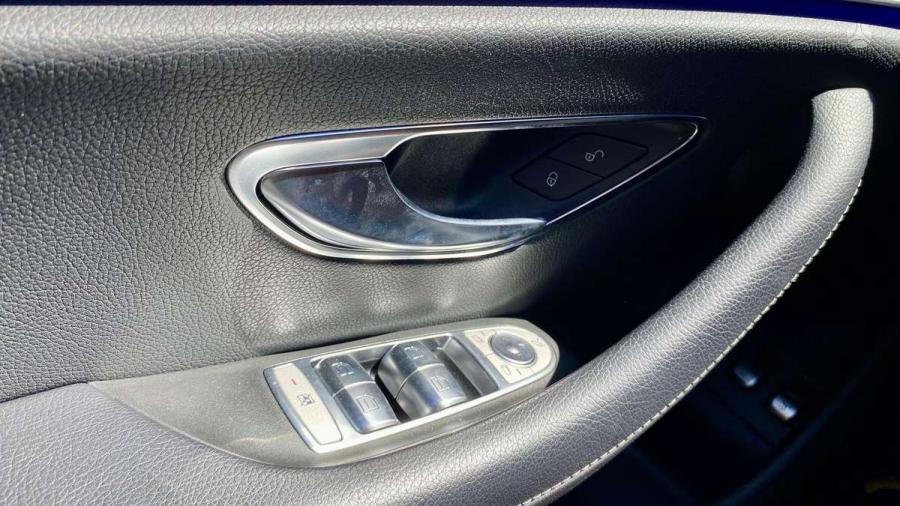 Grey Mercedes-Benz e-200 2017 in Marijampole, with an engine capacity of 1.99 L and mileage of 66 thousand km for 21100 €, photo 29 on AUTOMOTO.COM.LV