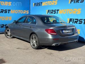 Pelēks Mercedes-Benz e-200 2017 Rīga, ar dzinēja tilpumu 2.00 L un nobraukumu 196 tūkst. km par 17950 €, foto 3 vietnē AUTOMOTO.COM.LV