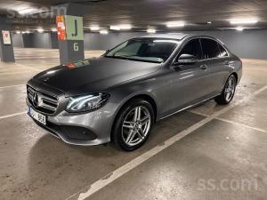 Pelēks Mercedes-Benz e-200 2017 Rīga, ar dzinēja tilpumu 2.00 L un nobraukumu 225 tūkst. km par 17200 €, foto 3 vietnē AUTOMOTO.COM.LV
