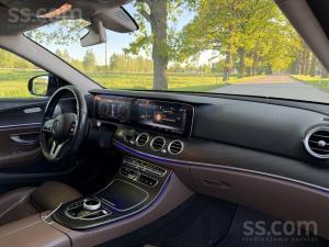 Pelēks Mercedes-Benz e-200 2018 Valmiera, ar dzinēja tilpumu 2.00 L un nobraukumu 0 tūkst. km par 17700 €, foto 17 vietnē AUTOMOTO.COM.LV