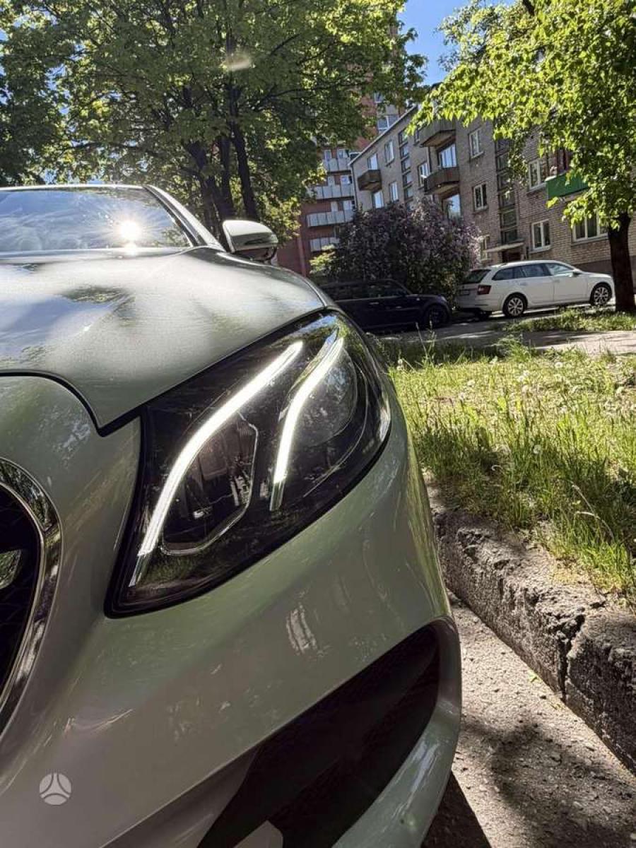 Grey Mercedes-Benz e-200 2018 in Klaipeda, with an engine capacity of 1.99 L and mileage of 81 thousand km for 21900 €, photo 9 on AUTOMOTO.COM.LV
