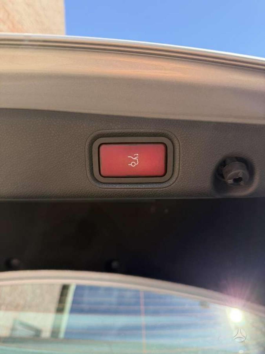 Grey Mercedes-Benz e-200 2018 in Klaipeda, with an engine capacity of 1.99 L and mileage of 81 thousand km for 21900 €, photo 18 on AUTOMOTO.COM.LV