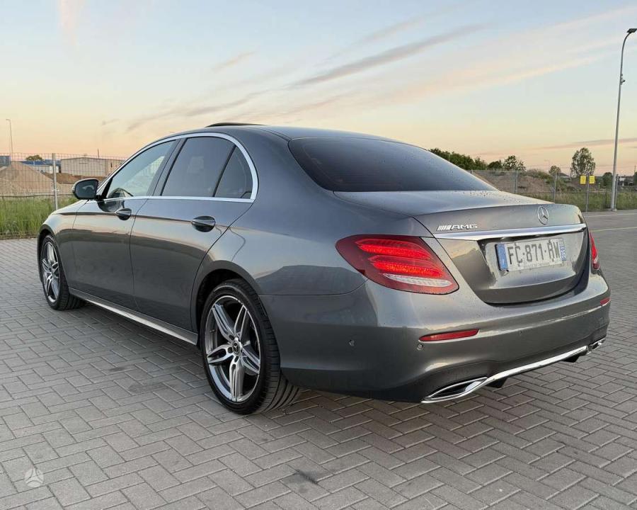 Серый Мерседес E 200 2018 в Таураге, объемом двигателя 2.00 л и пробегом 38 тыс. км за 25900 €, фото 5 на AUTOMOTO.COM.LV