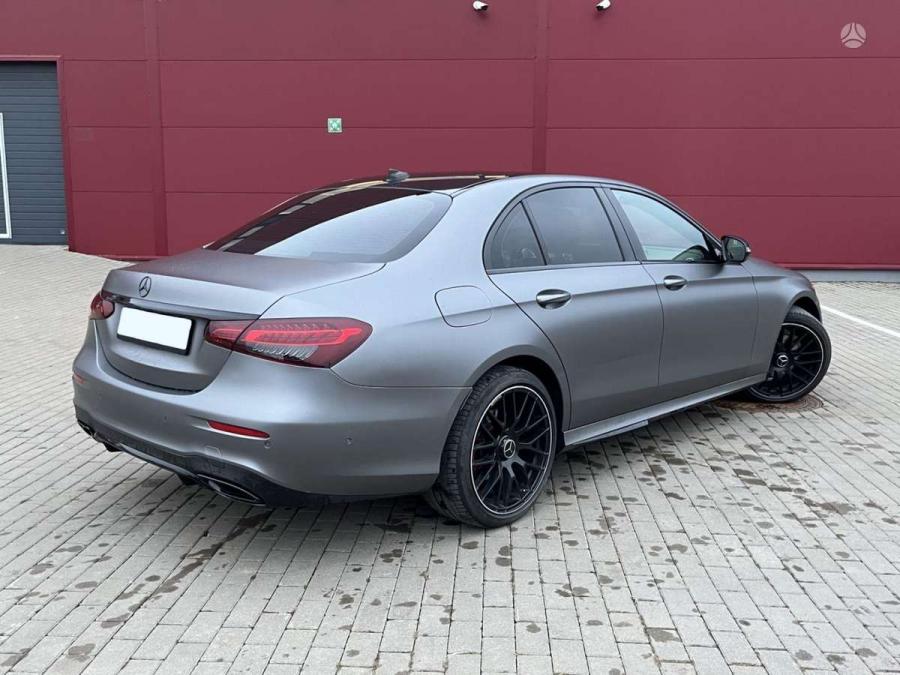 Grey Mercedes-Benz e-200 2019 in Kaunas, with an engine capacity of 1.95 L and mileage of 159 thousand km for 20999 €, photo 4 on AUTOMOTO.COM.LV