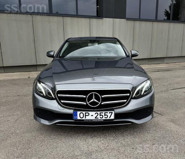 Pelēks Mercedes-Benz e-200 2019 Rīga, ar dzinēja tilpumu 2.00 L un nobraukumu 212 tūkst. km par 16300 €, foto 2 vietnē AUTOMOTO.COM.LV