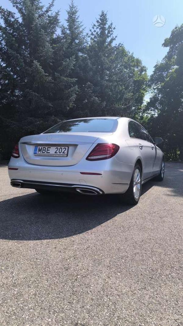 Pelēks Mercedes-Benz e-200 2019 Kauņa, ar dzinēja tilpumu 1.99 L un nobraukumu 163 tūkst. km par 21500 €, foto 3 vietnē AUTOMOTO.COM.LV