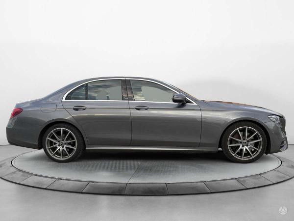 Серый Мерседес E 200 2020 в Клайпеда, объемом двигателя 1.99 л и пробегом 94 тыс. км за 27999 €, фото 5 на AUTOMOTO.COM.LV