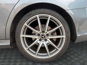 Серый Мерседес E 200 2020 в Клайпеда, объемом двигателя 1.99 л и пробегом 94 тыс. км за 27999 €, фото 12 на AUTOMOTO.COM.LV