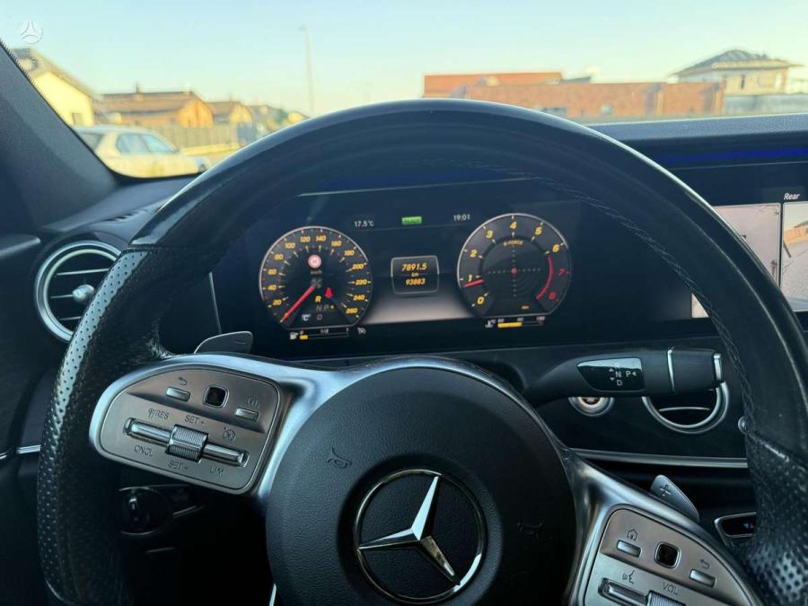 Серый Мерседес E 200 2020 в Клайпеда, объемом двигателя 1.99 л и пробегом 94 тыс. км за 27999 €, фото 17 на AUTOMOTO.COM.LV