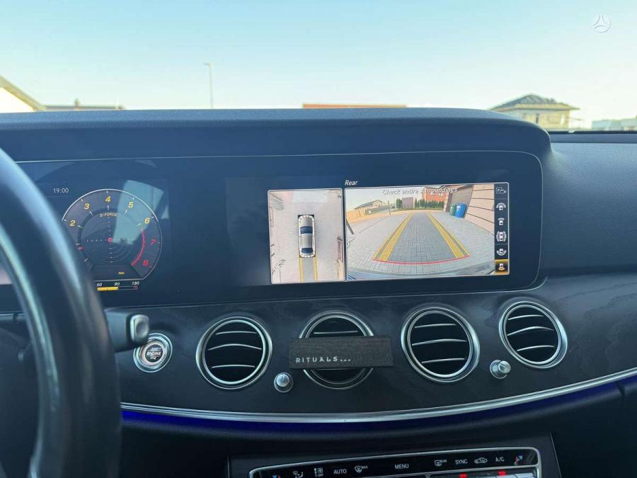 Серый Мерседес E 200 2020 в Клайпеда, объемом двигателя 1.99 л и пробегом 94 тыс. км за 27999 €, фото 18 на AUTOMOTO.COM.LV
