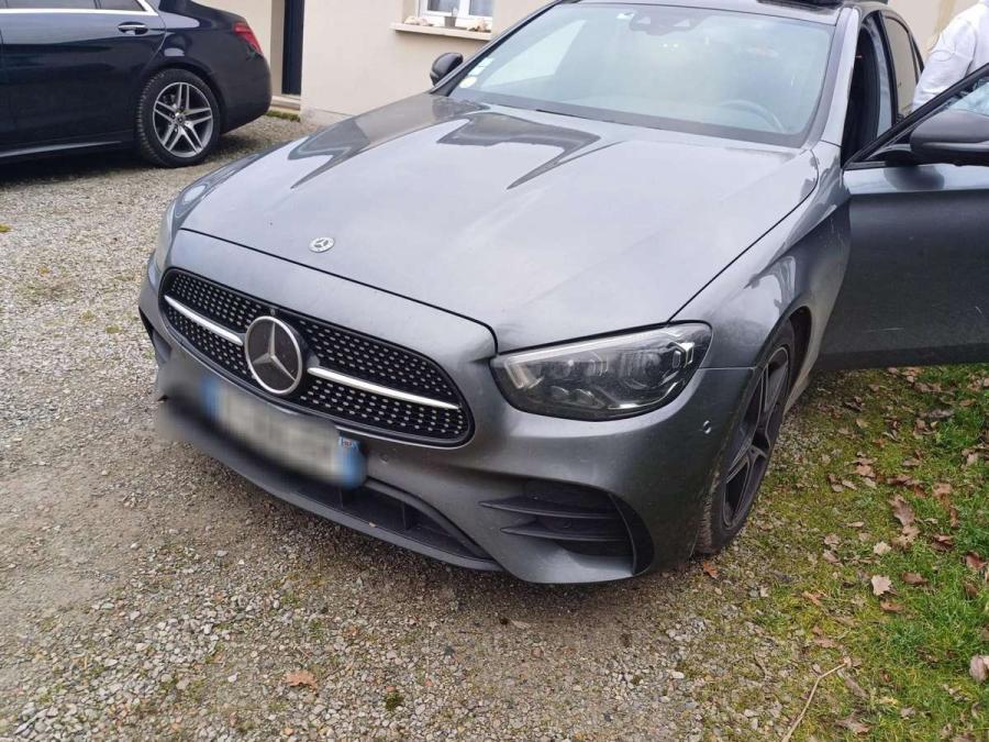 Grey Mercedes-Benz e-200 2021 in Taurage, with an engine capacity of 1.95 L and mileage of 360 thousand km for 21900 €, photo 1 on AUTOMOTO.COM.LV