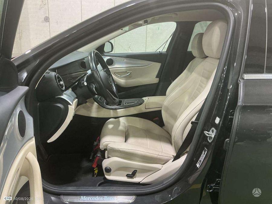 Grey Mercedes-Benz e-200 2022 in Vilnius, with an engine capacity of 1.60 L and mileage of 82 thousand km for 31450 €, photo 7 on AUTOMOTO.COM.LV