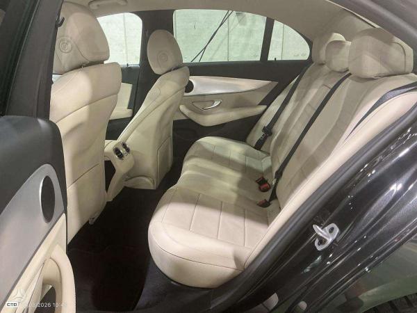 Grey Mercedes-Benz e-200 2022 in Vilnius, with an engine capacity of 1.60 L and mileage of 82 thousand km for 31450 €, photo 10 on AUTOMOTO.COM.LV