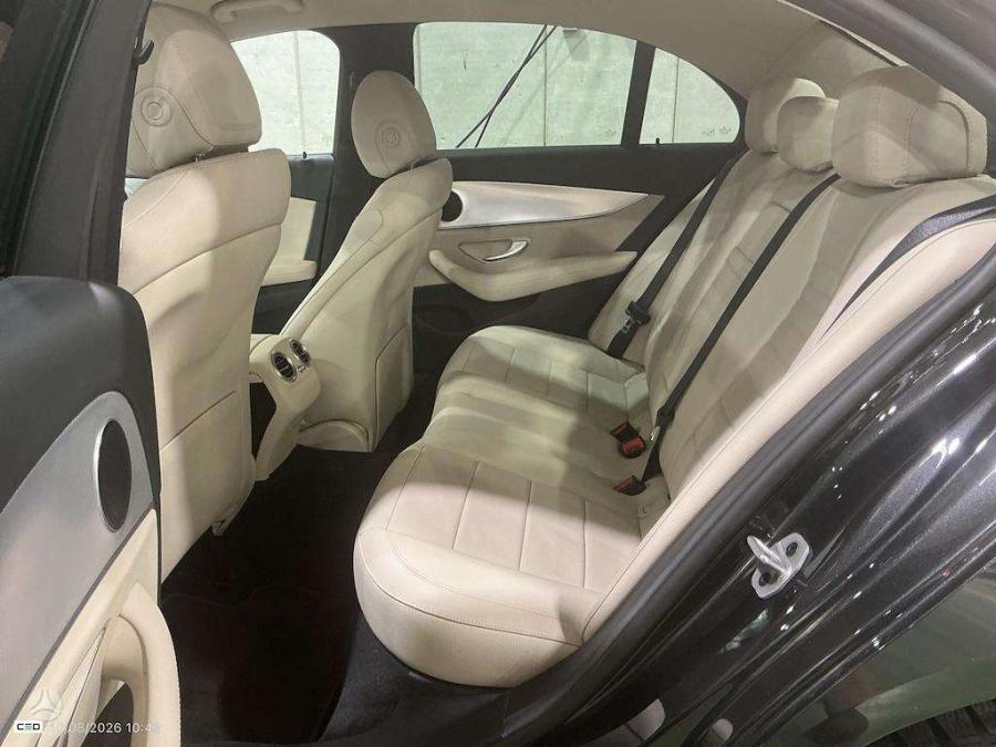 Grey Mercedes-Benz e-200 2022 in Vilnius, with an engine capacity of 1.60 L and mileage of 82 thousand km for 31450 €, photo 11 on AUTOMOTO.COM.LV