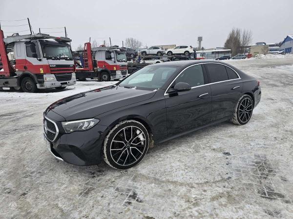 Pelēks Mercedes-Benz e-200 2023 Tauragė, ar dzinēja tilpumu 2.00 L un nobraukumu 113 tūkst. km par 42500 €, foto 3 vietnē AUTOMOTO.COM.LV