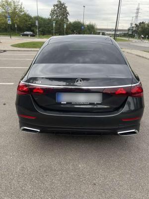 Grey Mercedes-Benz e-200 2023 in Kaunas, with an engine capacity of 2.00 L and mileage of 44 thousand km for 48900 €, photo 4 on AUTOMOTO.COM.LV