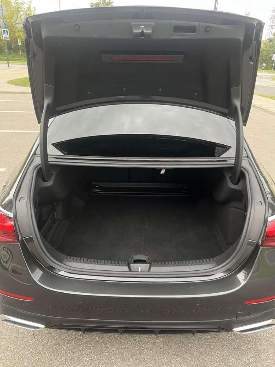 Grey Mercedes-Benz e-200 2023 in Kaunas, with an engine capacity of 2.00 L and mileage of 44 thousand km for 48900 €, photo 7 on AUTOMOTO.COM.LV