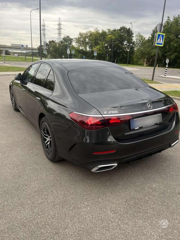 Mercedes-Benz e-200 2023 Kauņa vietnē Pelēks Mercedes-Benz e-200 2023 Kauņa, ar dzinēja tilpumu 2.00 L un nobraukumu 44 tūkst. km par 48900 €, foto 6 vietnē AUTOMOTO.COM.LV