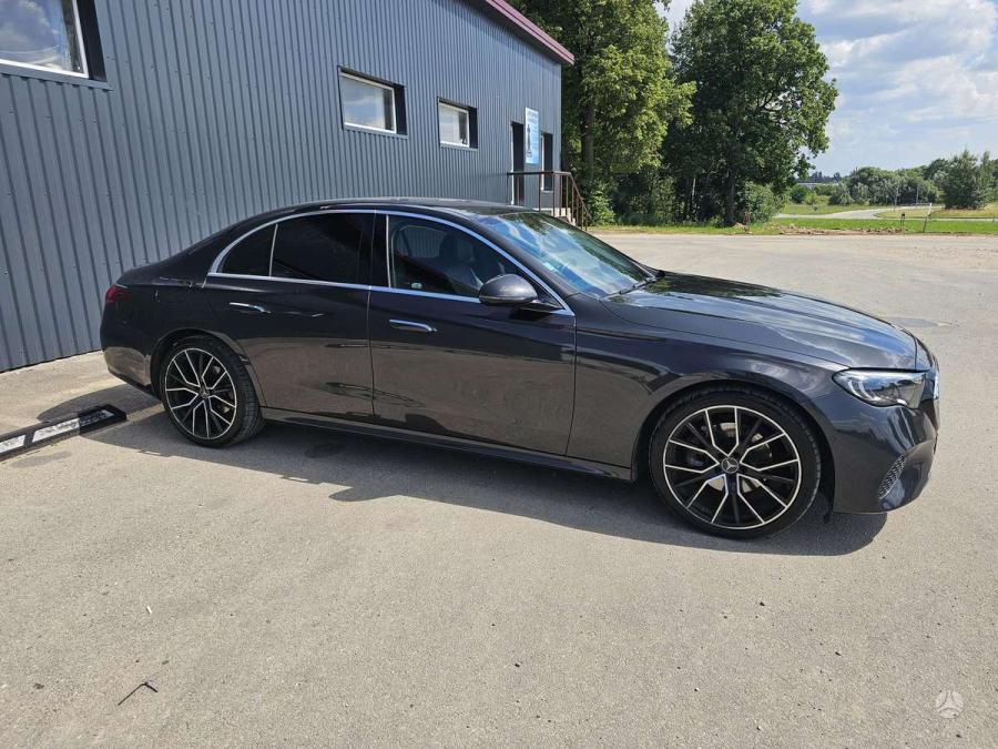 Grey Mercedes-Benz e-200 2024 in Taurage, with an engine capacity of 2.00 L and mileage of 111 thousand km for 41000 €, photo 9 on AUTOMOTO.COM.LV