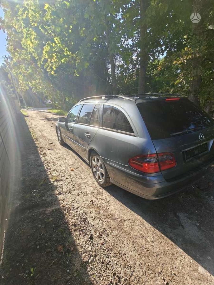 Grey Mercedes-Benz e-200 2005 in Vilnius, with an engine capacity of 2.15 L and mileage of 449 thousand km for 1500 €, photo 5 on AUTOMOTO.COM.LV