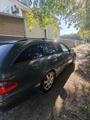 Grey Mercedes-Benz e-200 2005 in Vilnius, with an engine capacity of 2.15 L and mileage of 449 thousand km for 1500 €, photo 6 on AUTOMOTO.COM.LV