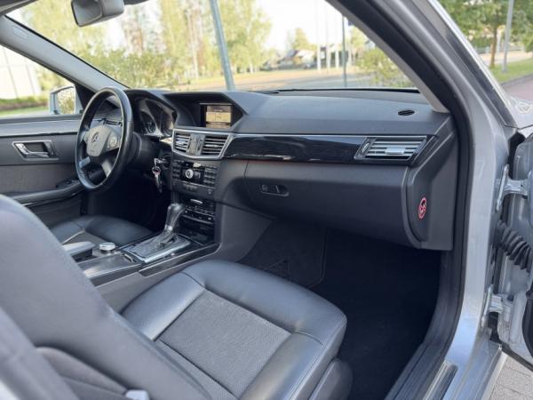 Grey Mercedes-Benz e-200 2010 in Riga, with an engine capacity of 2.20 L and mileage of 420 thousand km for 5100 €, photo 8 on AUTOMOTO.COM.LV