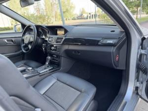 Pelēks Mercedes-Benz e-200 2010 Rīga, ar dzinēja tilpumu 2.20 L un nobraukumu 420 tūkst. km par 5100 €, foto 9 vietnē AUTOMOTO.COM.LV
