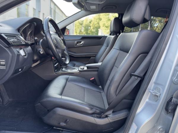 Grey Mercedes-Benz e-200 2010 in Riga, with an engine capacity of 2.20 L and mileage of 420 thousand km for 5100 €, photo 10 on AUTOMOTO.COM.LV