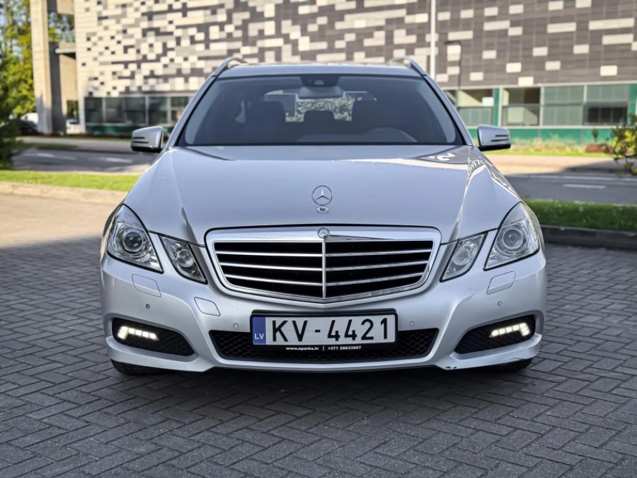 Pelēks Mercedes-Benz e-200 2010 Rīga, ar dzinēja tilpumu 2.20 L un nobraukumu 420 tūkst. km par 5100 €, foto 13 vietnē AUTOMOTO.COM.LV