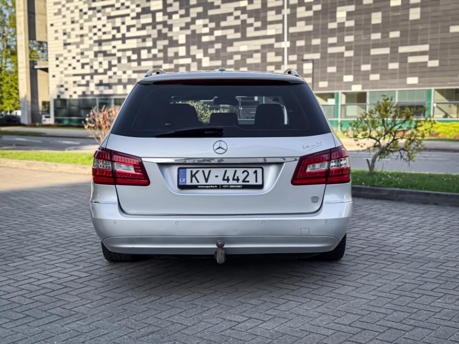 Pelēks Mercedes-Benz e-200 2010 Rīga, ar dzinēja tilpumu 2.20 L un nobraukumu 420 tūkst. km par 5100 €, foto 17 vietnē AUTOMOTO.COM.LV