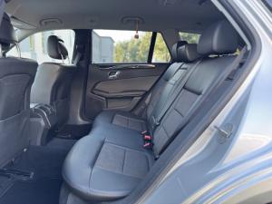 Pelēks Mercedes-Benz e-200 2010 Rīga, ar dzinēja tilpumu 2.20 L un nobraukumu 420 tūkst. km par 5100 €, foto 21 vietnē AUTOMOTO.COM.LV