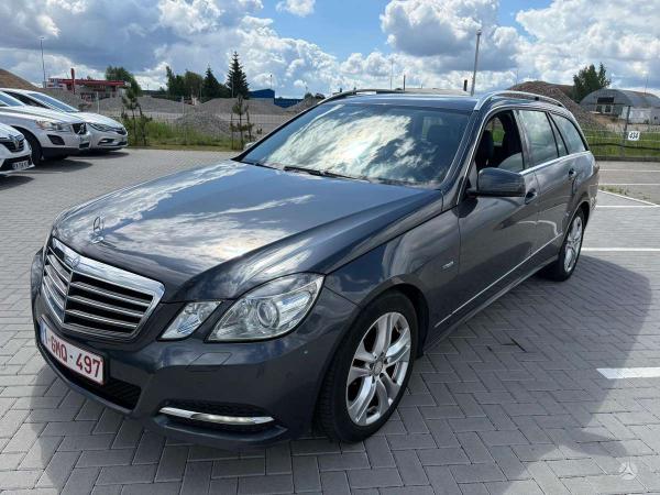 Grey Mercedes-Benz e-200 2010 in Taurage, with an engine capacity of 2.14 L and mileage of 331 thousand km for 5500 €, photo 7 on AUTOMOTO.COM.LV