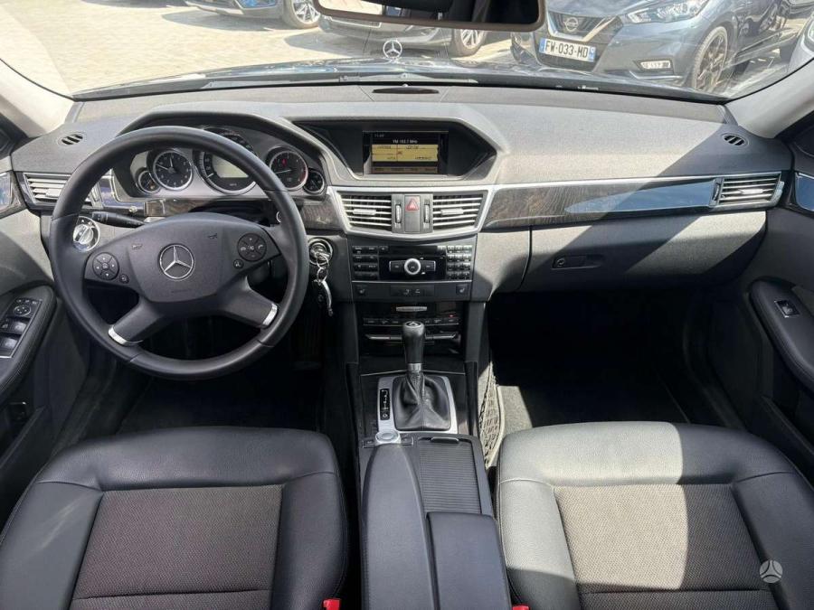 Серый Мерседес E 200 2010 в Таураге, объемом двигателя 2.14 л и пробегом 331 тыс. км за 5500 €, фото 14 на AUTOMOTO.COM.LV