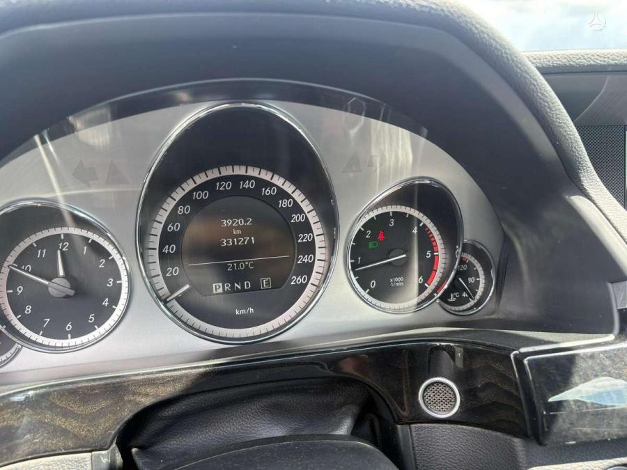 Серый Мерседес E 200 2010 в Таураге, объемом двигателя 2.14 л и пробегом 331 тыс. км за 5500 €, фото 22 на AUTOMOTO.COM.LV