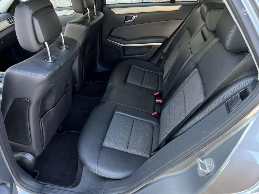 Pelēks Mercedes-Benz e-200 2010 Klaipėda, ar dzinēja tilpumu 2.14 L un nobraukumu 369 tūkst. km par 5950 €, foto 14 vietnē AUTOMOTO.COM.LV