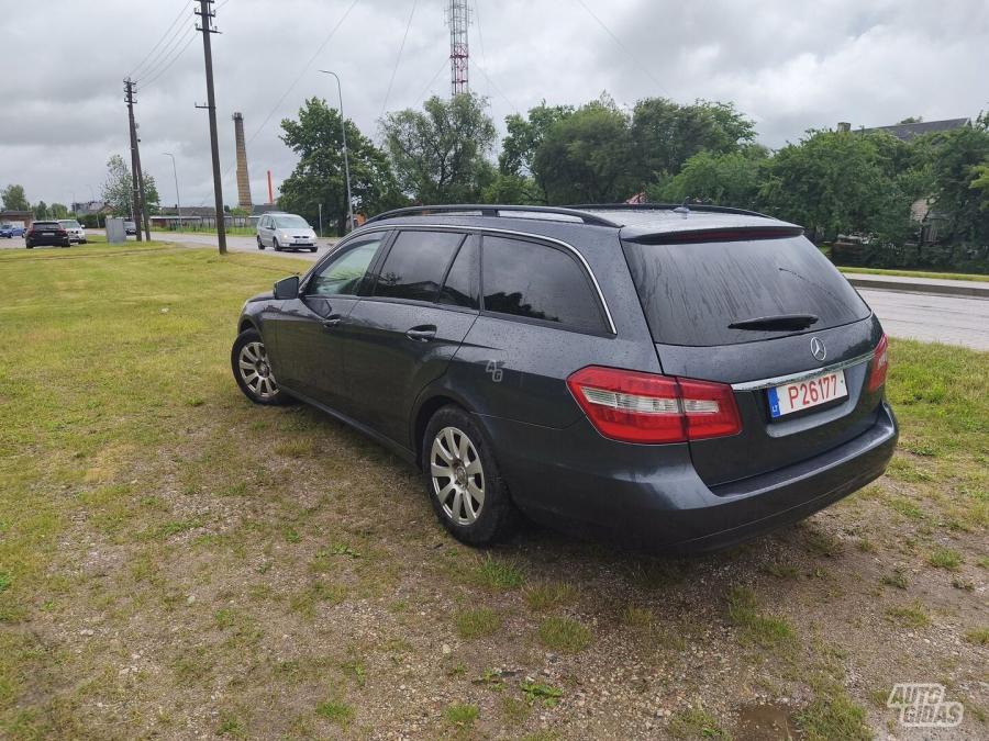 Grey Mercedes-Benz e-200 2010 in Jurbarkas, with an engine capacity of 2.20 L and mileage of 281 thousand km for 4500 €, photo 4 on AUTOMOTO.COM.LV