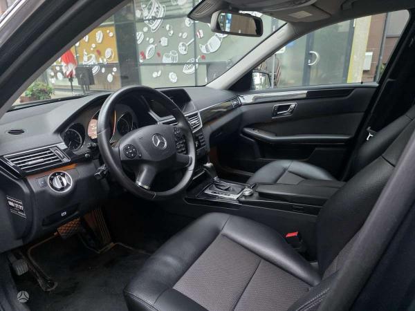 Grey Mercedes-Benz e-200 2010 in Klaipeda, with an engine capacity of 2.14 L and mileage of 333 thousand km for 6699 €, photo 3 on AUTOMOTO.COM.LV