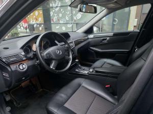 Grey Mercedes-Benz e-200 2010 in Klaipeda, with an engine capacity of 2.14 L and mileage of 333 thousand km for 6699 €, photo 4 on AUTOMOTO.COM.LV