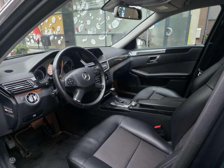 Grey Mercedes-Benz e-200 2010 in Klaipeda, with an engine capacity of 2.14 L and mileage of 333 thousand km for 6699 €, photo 4 on AUTOMOTO.COM.LV