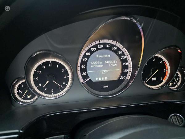 Grey Mercedes-Benz e-200 2010 in Klaipeda, with an engine capacity of 2.14 L and mileage of 333 thousand km for 6699 €, photo 7 on AUTOMOTO.COM.LV