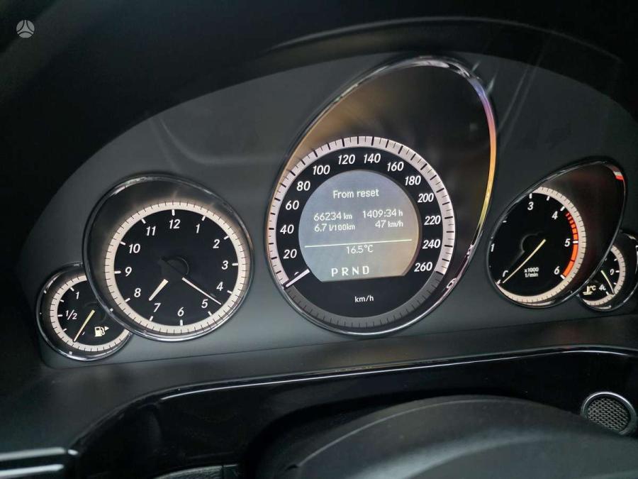Grey Mercedes-Benz e-200 2010 in Klaipeda, with an engine capacity of 2.14 L and mileage of 333 thousand km for 6699 €, photo 8 on AUTOMOTO.COM.LV