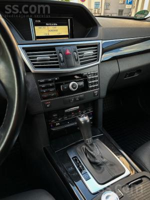 Pelēks Mercedes-Benz e-200 2011 Rīga, ar dzinēja tilpumu 2.10 L un nobraukumu 0 tūkst. km par 8200 €, foto 19 vietnē AUTOMOTO.COM.LV